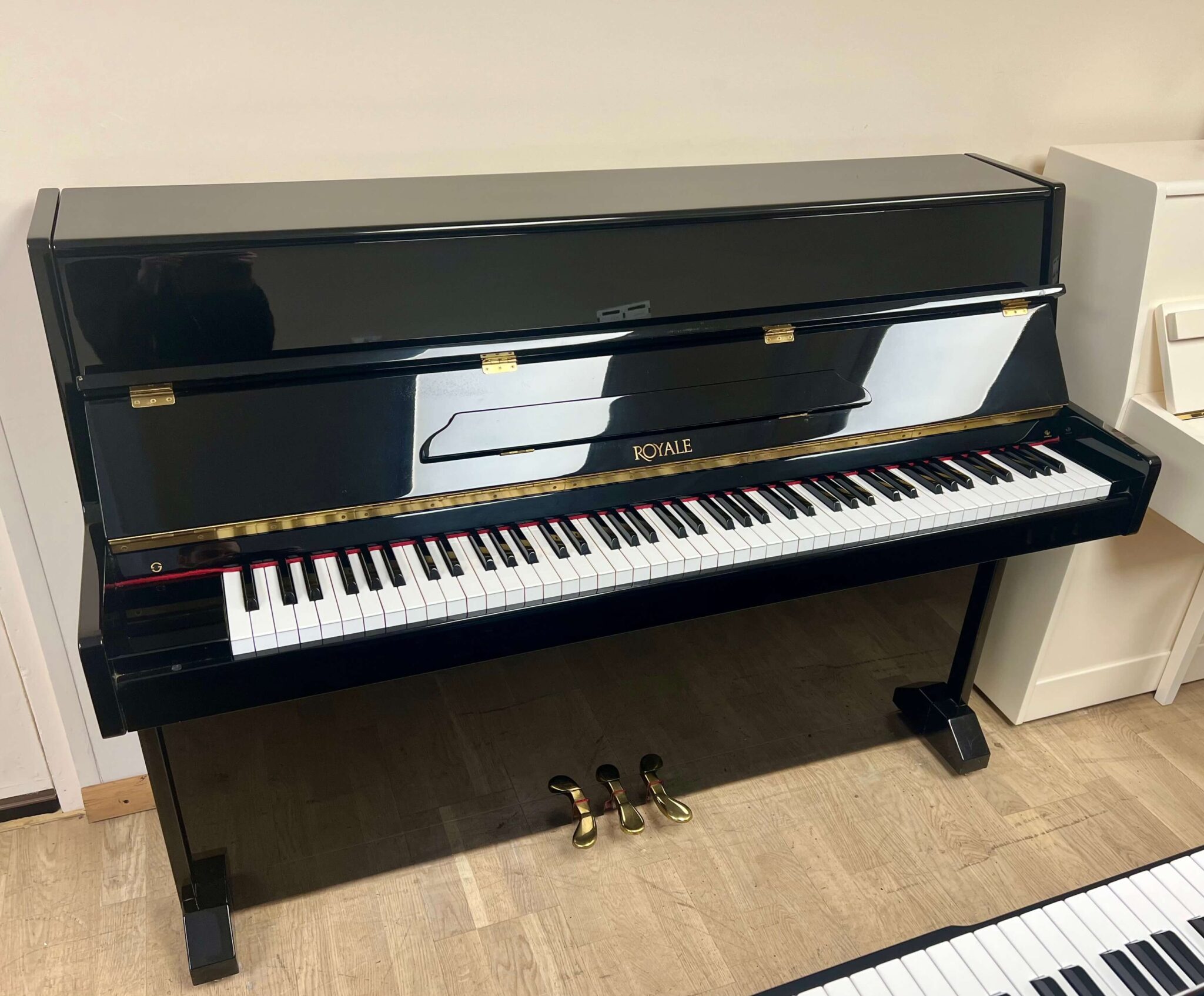 Royale Upright Piano - Handel Pianos LTD