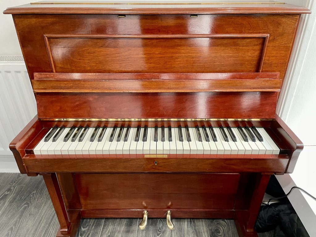5 Octave Traditional Upright - Handel Pianos LTD